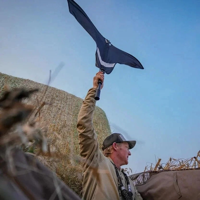 Goose Flag | Realistic Movement To Attract Flocks – Dive Bomb Industries